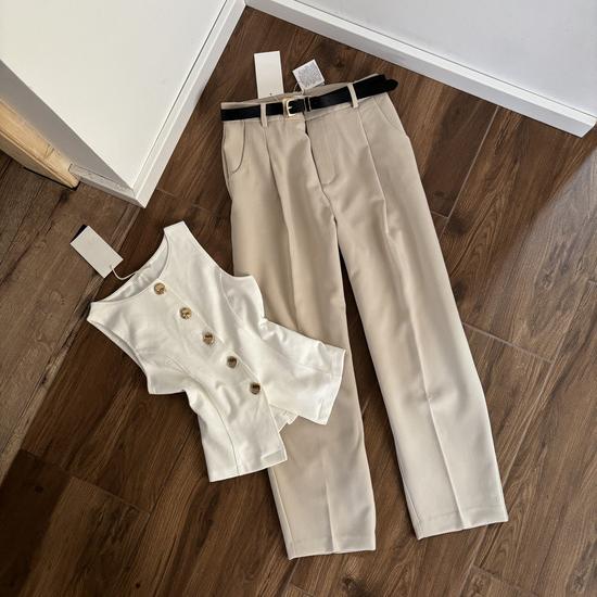 Zara krem pantalone sa kaisem Novo