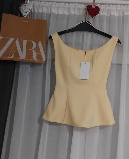Zara peplum top od krepa nov sa etiketom 36