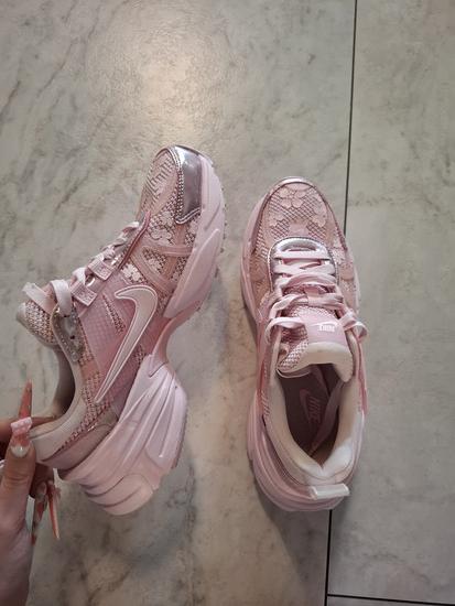 NIKE V2K RUN Sakura roze 38