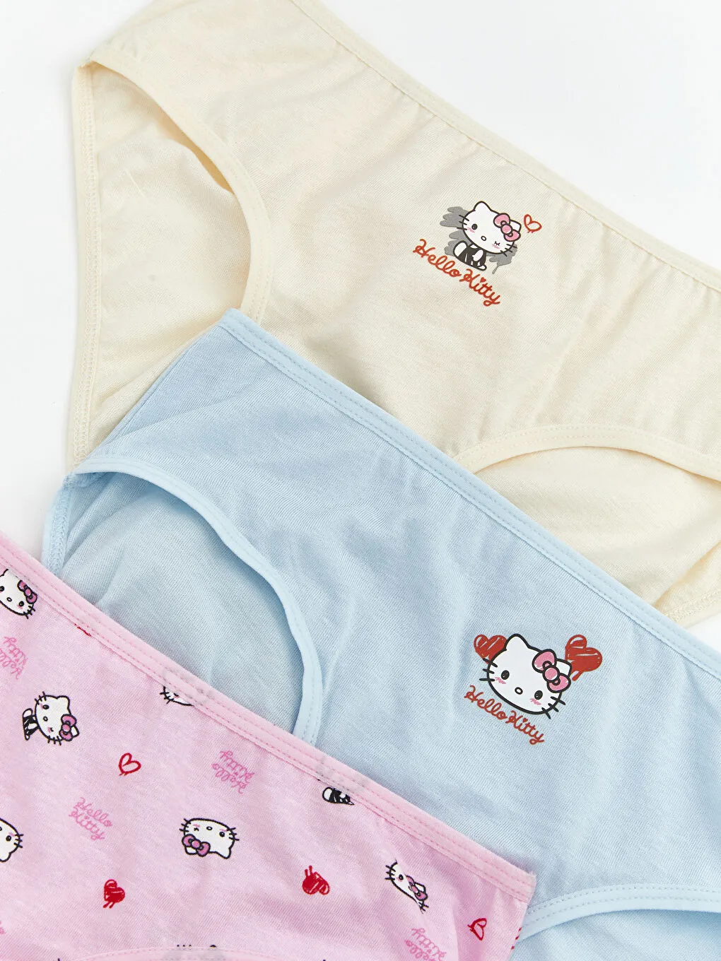 LCW Kids Hello Kitty Štampane Gaćice Za Devojčice - Pakovanje Od 3 Komada