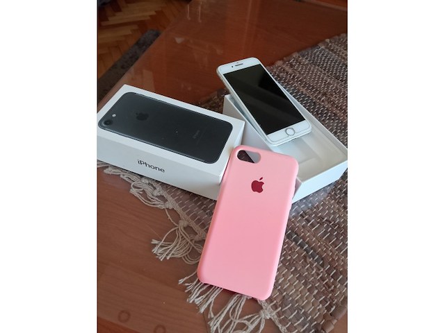 Mobilni telefon iPhone 8 Silver 64GB
