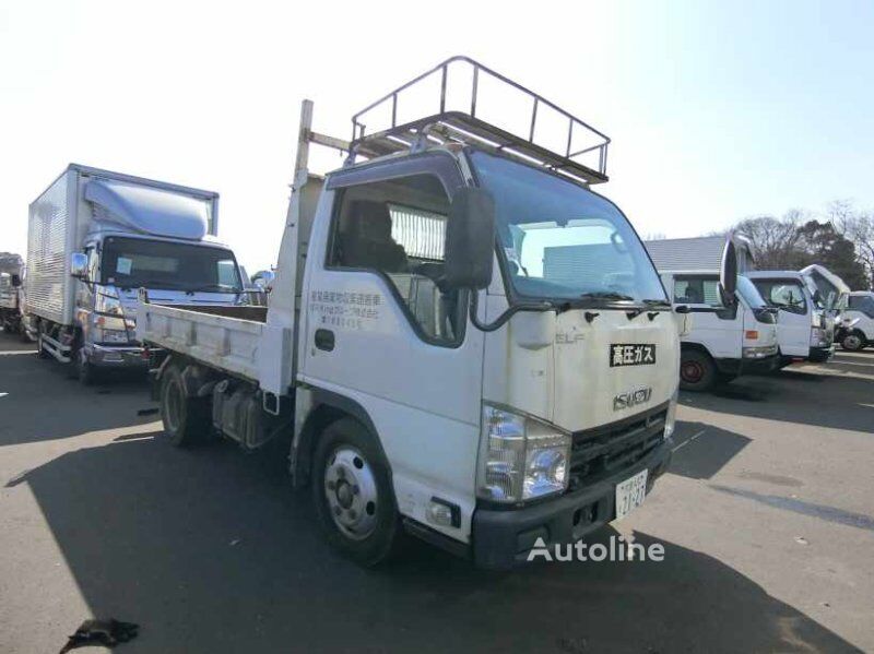 Isuzu ELF kamion s ravnom platformom < 3.5t