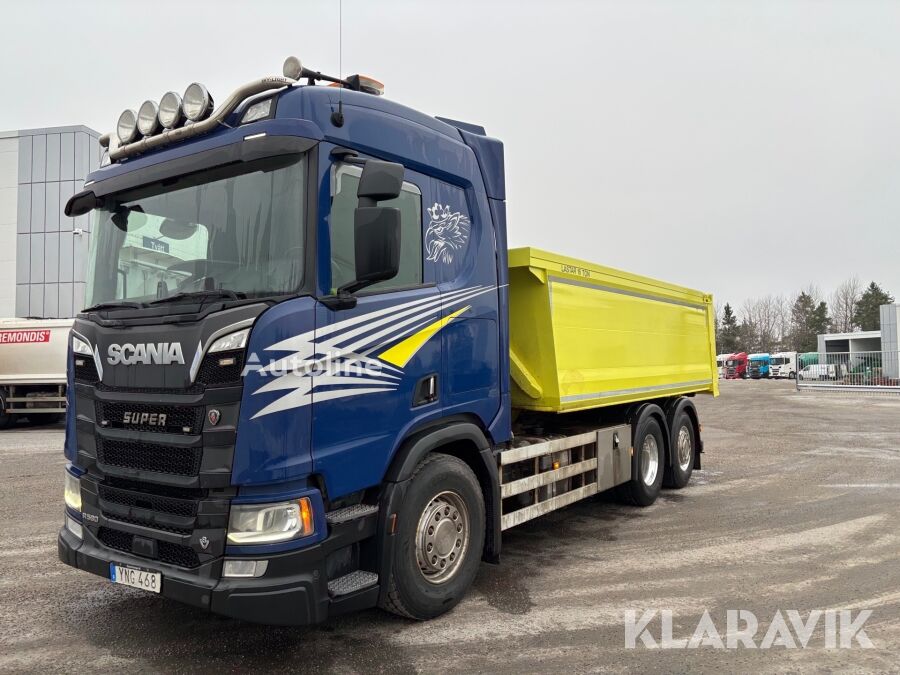 Prodaje se Scania R580B6X2*4NB kiper na aukciji