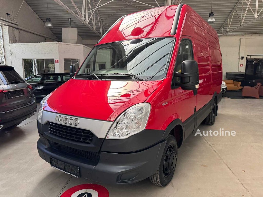 Prodaje se IVECO Daily minibus furgon na aukciji
