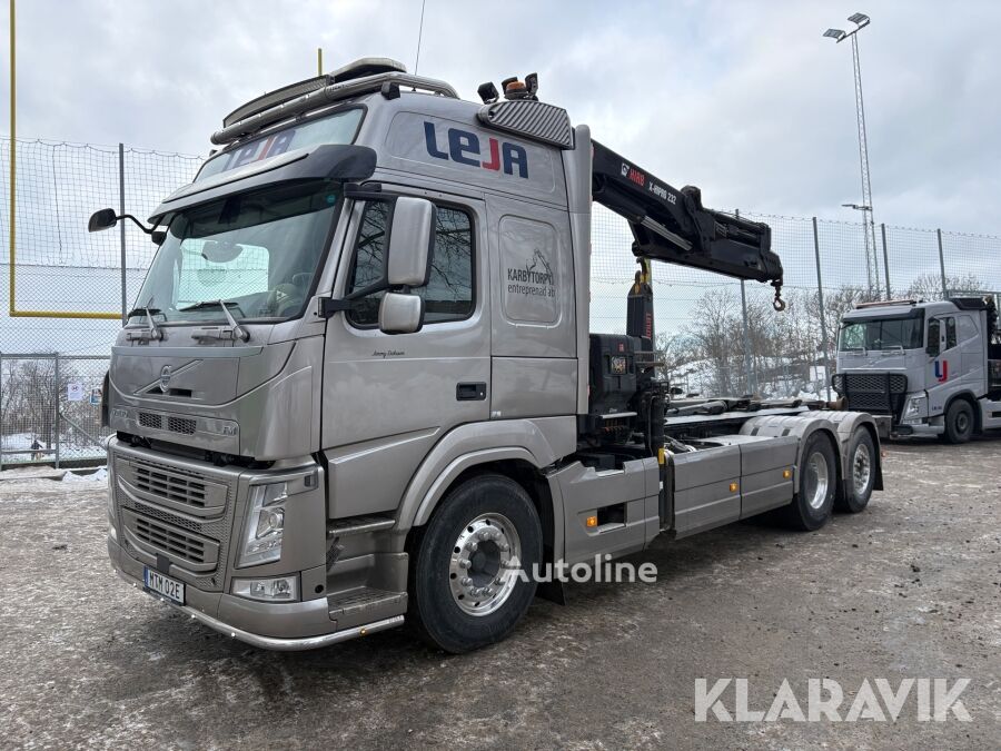 Prodaje se Volvo FM 62TR Globetrotter kamion s ravnom platformom na aukciji