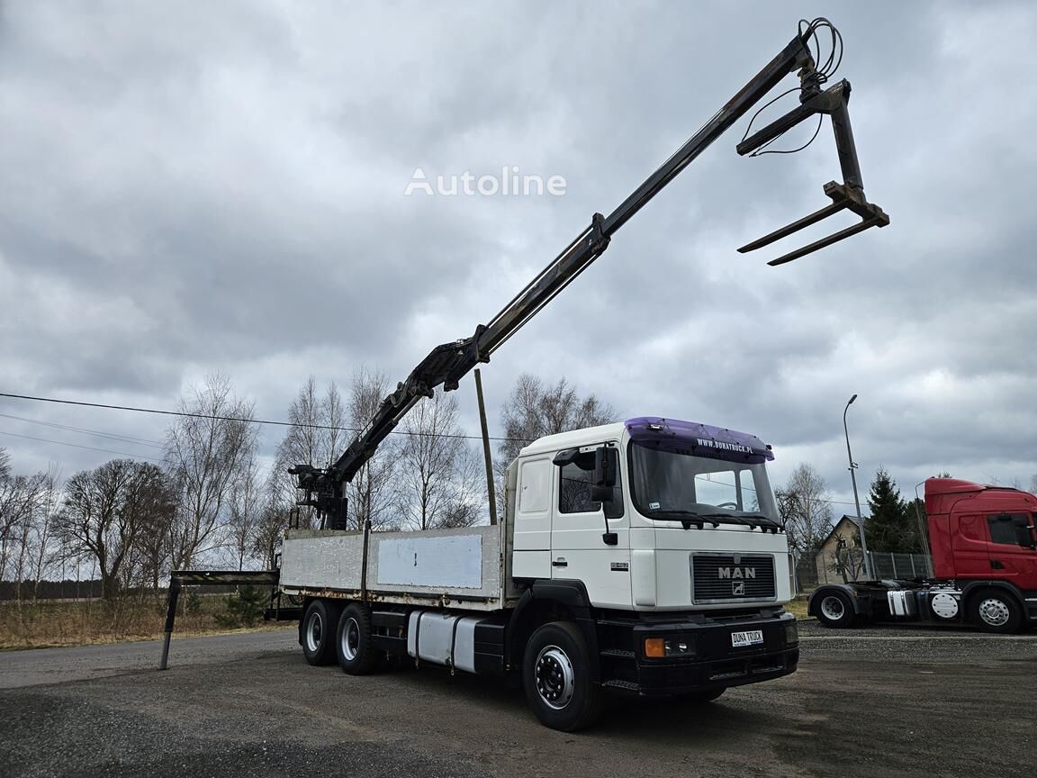 MAN 26.463 6x4 + Crane HIAB 185-K kamion s ravnom platformom