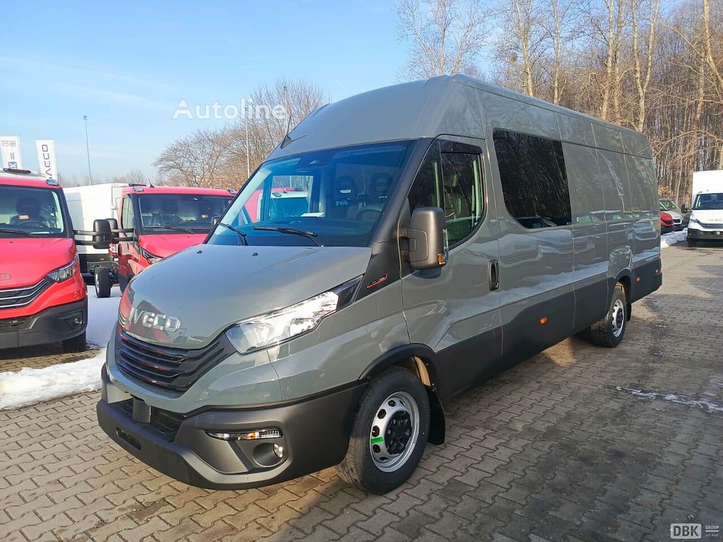 Novi IVECO Daily 35S18HA8 V kombi minibus