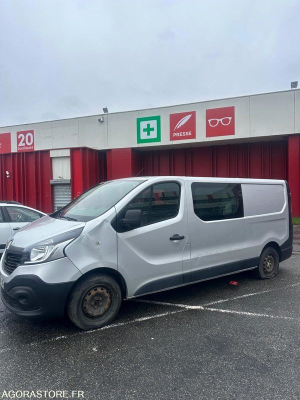 Prodaje se Renault TRAFIC kombi minibus na aukciji