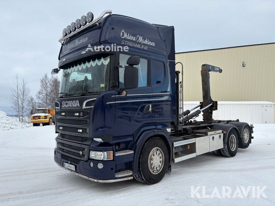 Prodaje se Scania R580 rol kiper sa kukom na aukciji