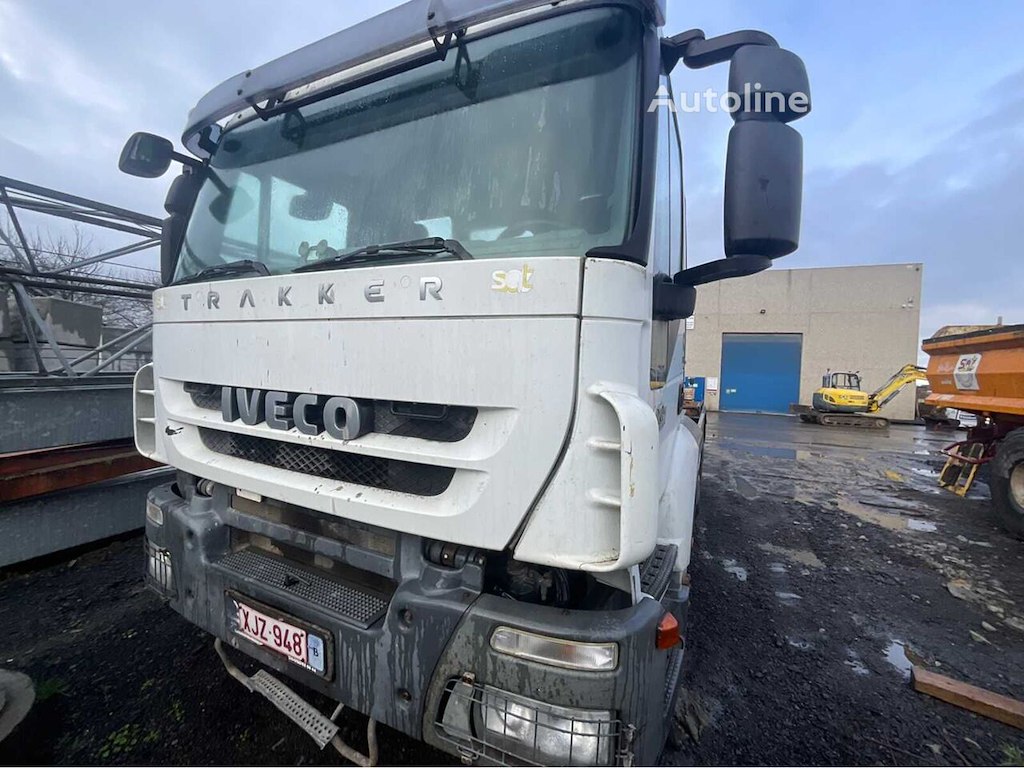 Prodaje se IVECO Trakker 410 rol kiper sa kukom na aukciji