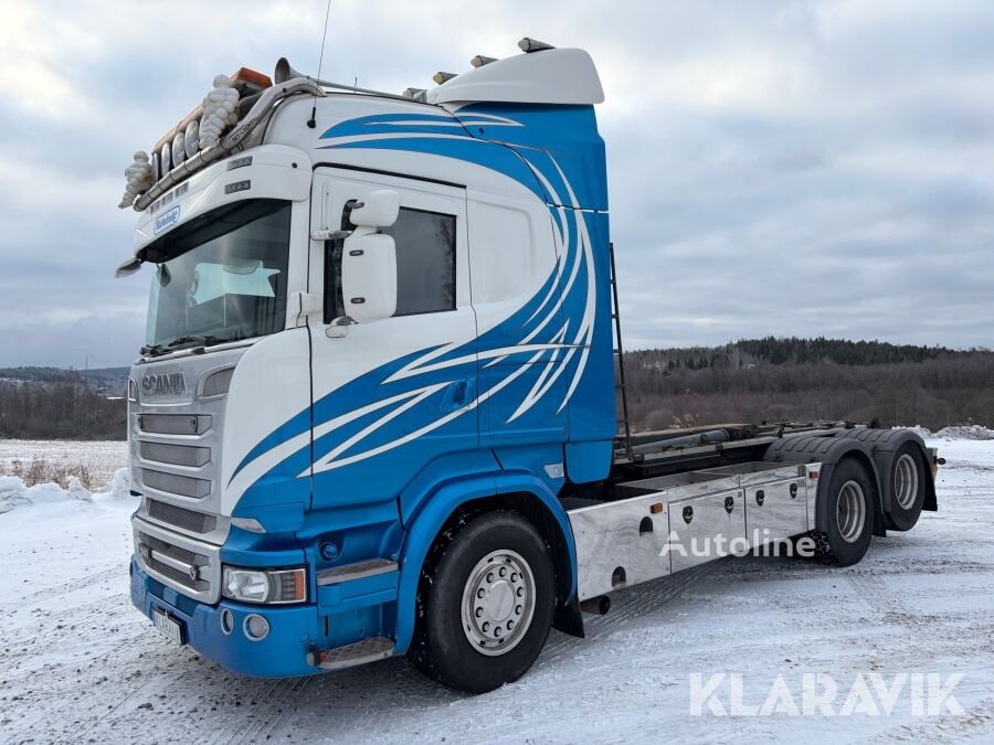 Prodaje se Scania R580 V8 6x2 16.4 580 hk rol kiper sa kukom na aukciji