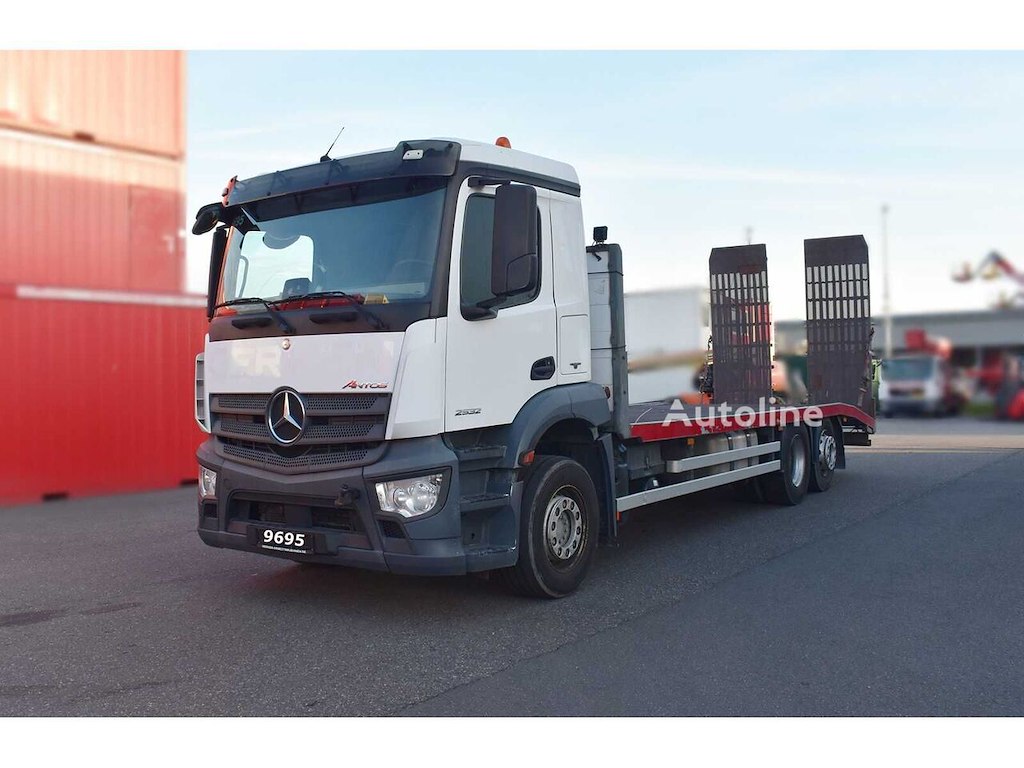 Prodaje se Mercedes-Benz Antos 2532 kamion platforme na aukciji