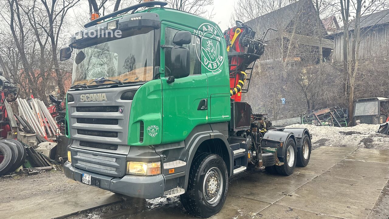 Scania R 420 kamion za prevoz drva + šumarska prikolica