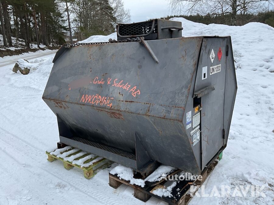 Prodaje se Färmartanken 1500Liter rezervoar za skladistenje goriva na aukciji