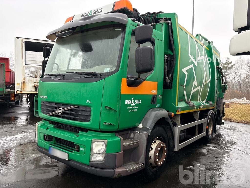 Prodaje se Volvo FL 4X2 kamion za smeće na aukciji