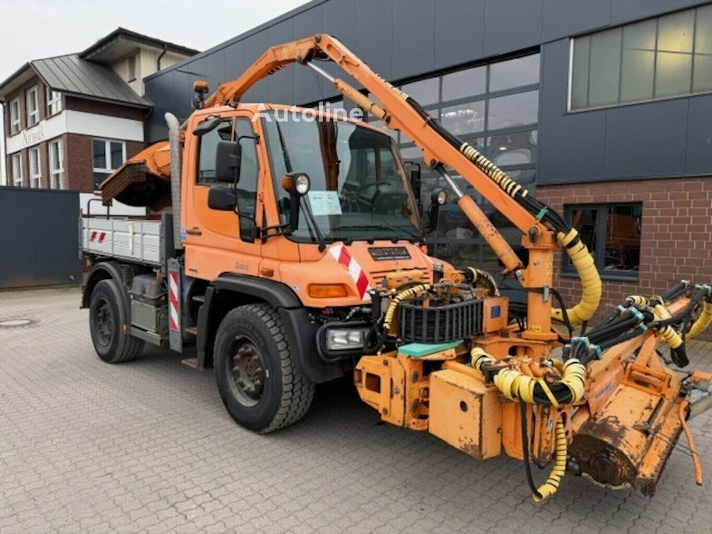 Mercedes-Benz U-400 Mulag/Salzstreuer/Waschgerät univerzalna komunalna mašina