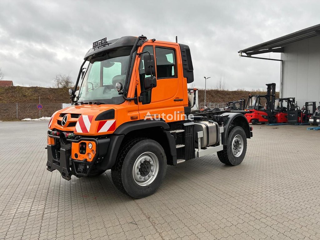 Mercedes-Benz Mercedes-Benz Unimog U 430 mit Leistungshydraulik, EAS univerzalna komunalna mašina