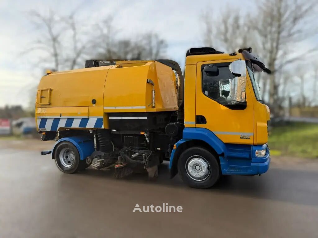 DAF LF 55.220 (Road-Sweeper with Vacuum) - LHD vozilo za čišćenje ulica