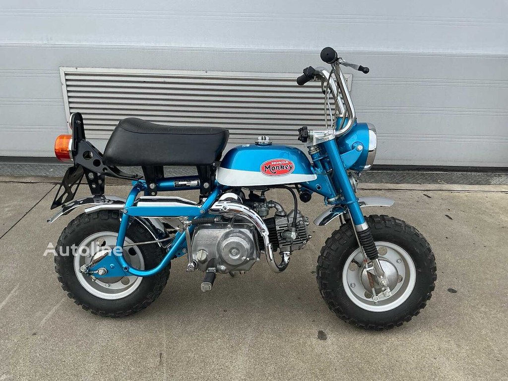 Prodaje se Honda Monkey Z50A moped na aukciji