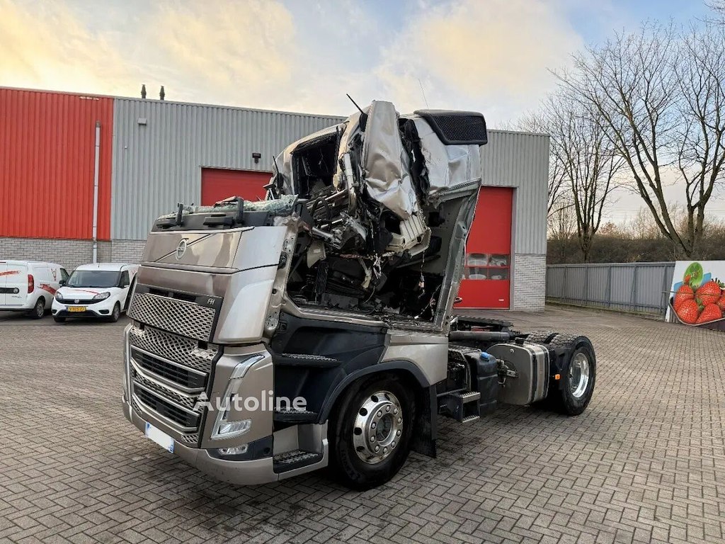 Volvo FH5-500 / I-SAVE / HYDRAULICS / VEB+ / ONLY:267957 KM / LWDS / A tegljač nakon udesa