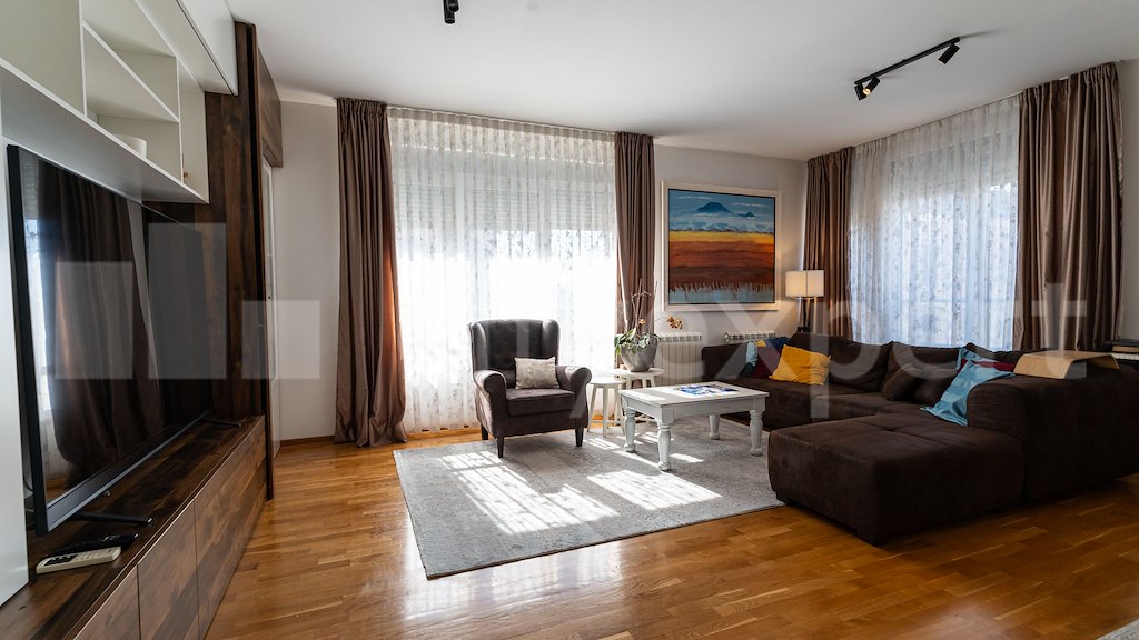 Stan za izdavanje BEZ PROVIZIJE: Četvorosoban, 108m², Kralja Bodina, Voždovac - 1600€