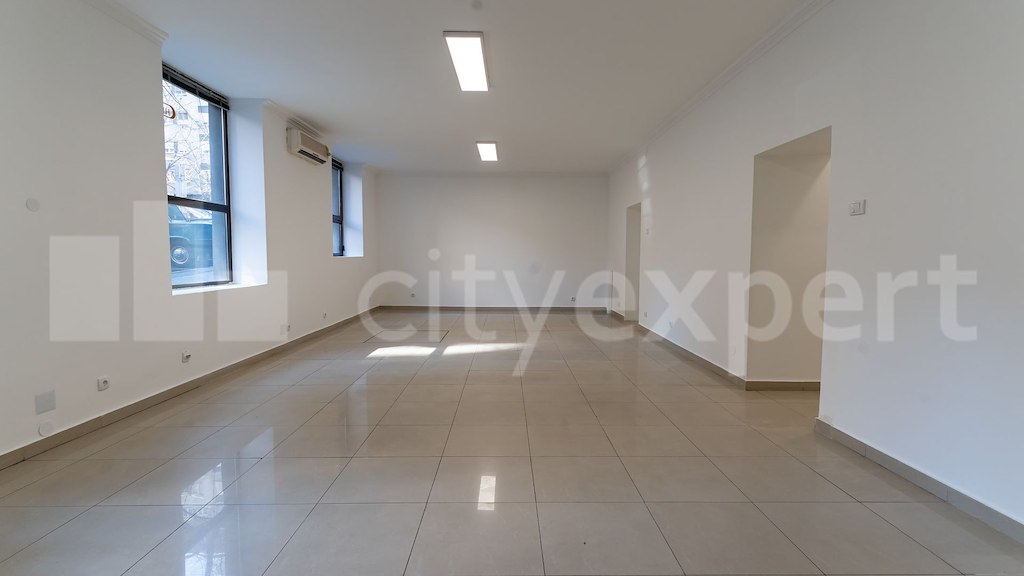 Poslovni prostor za izdavanje BEZ PROVIZIJE: Dvosoban, 74m², Deligradska, Savski venac - 1700€