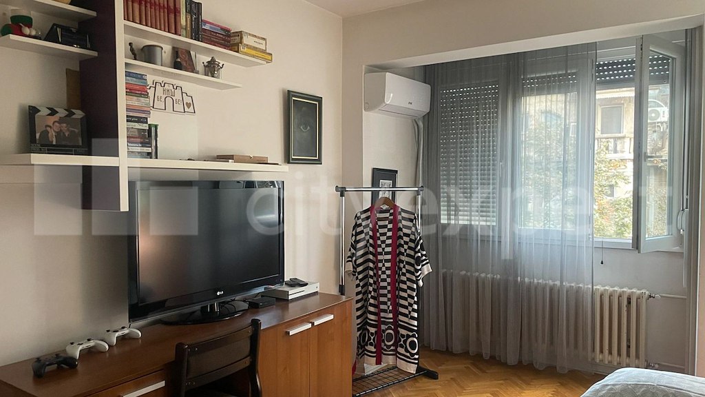 Stan za izdavanje BEZ PROVIZIJE: Trosoban, 65m², Resavska, Vračar - 1300€