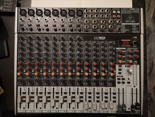 Behringer XENYX X2222 USB mikseta
