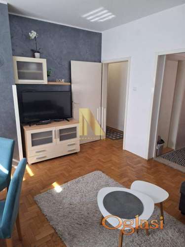 Jednoiposoba stan, Socijalno, Valentina Vodnika