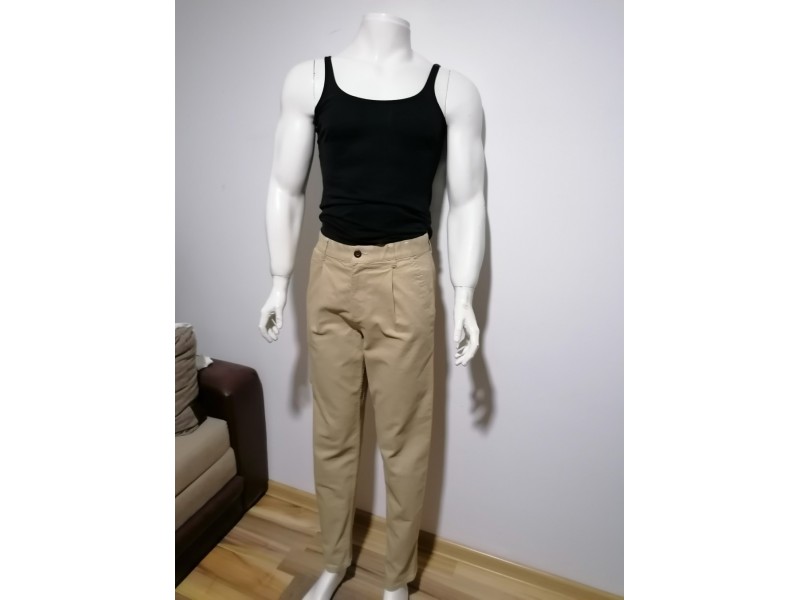 NOVE bež spotrske pantalone-farmerke vel.W30-L32