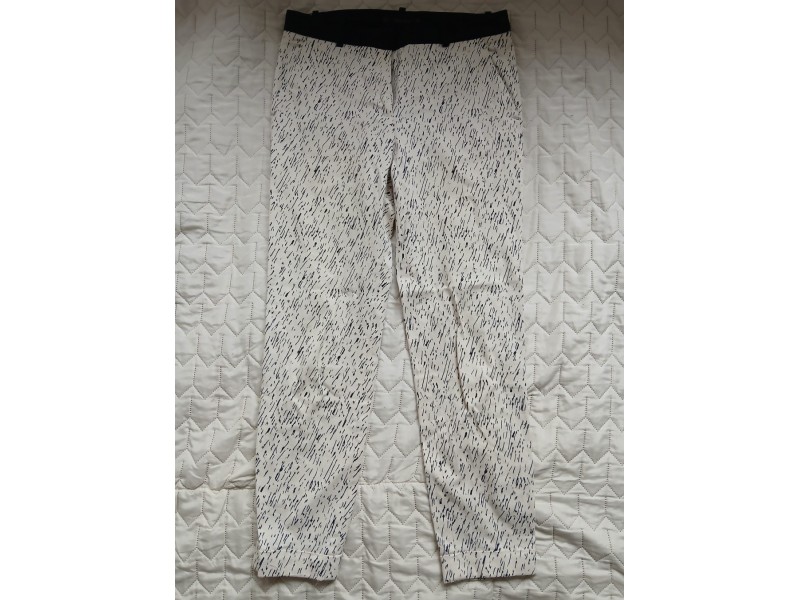 Zara belo-krem-crne dezenirane pantalone, S
