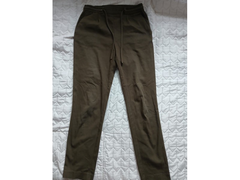 Zara Trafaluc maslinasto zelene pantalone, XS