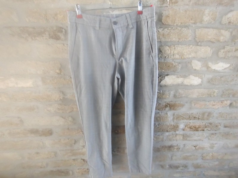 Zara pantalone 40+++