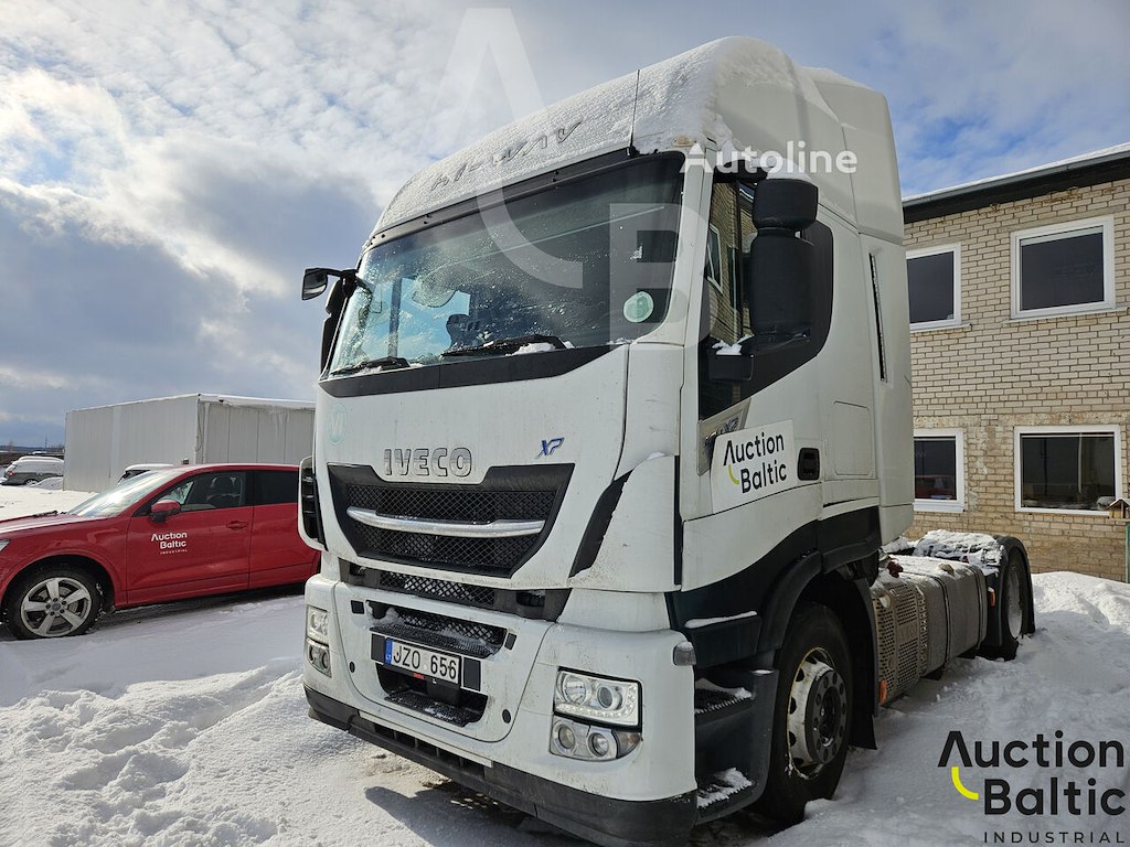 Prodaje se IVECO AS440T/P tegljač na aukciji
