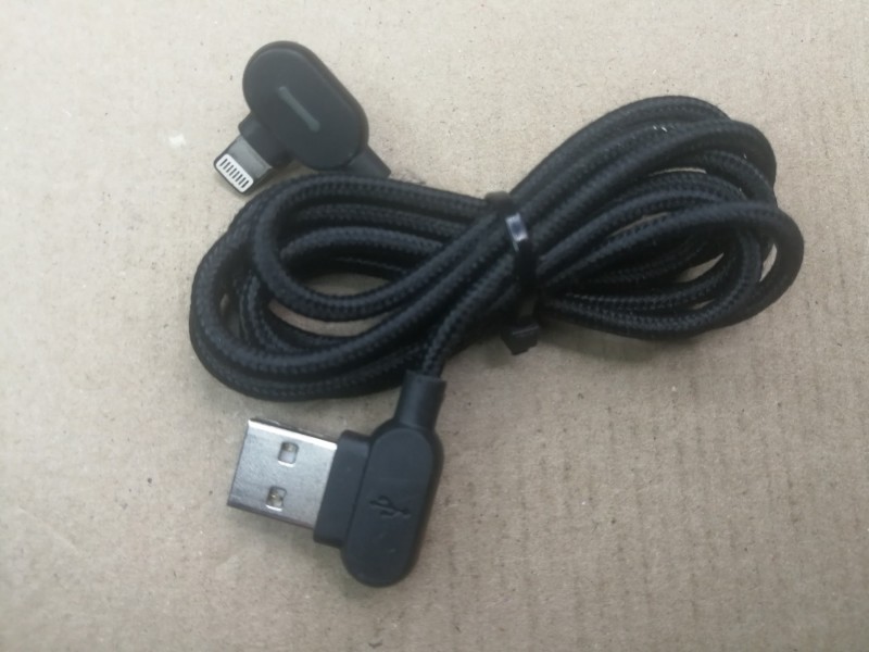 USB kabl sa Lightning konektorom