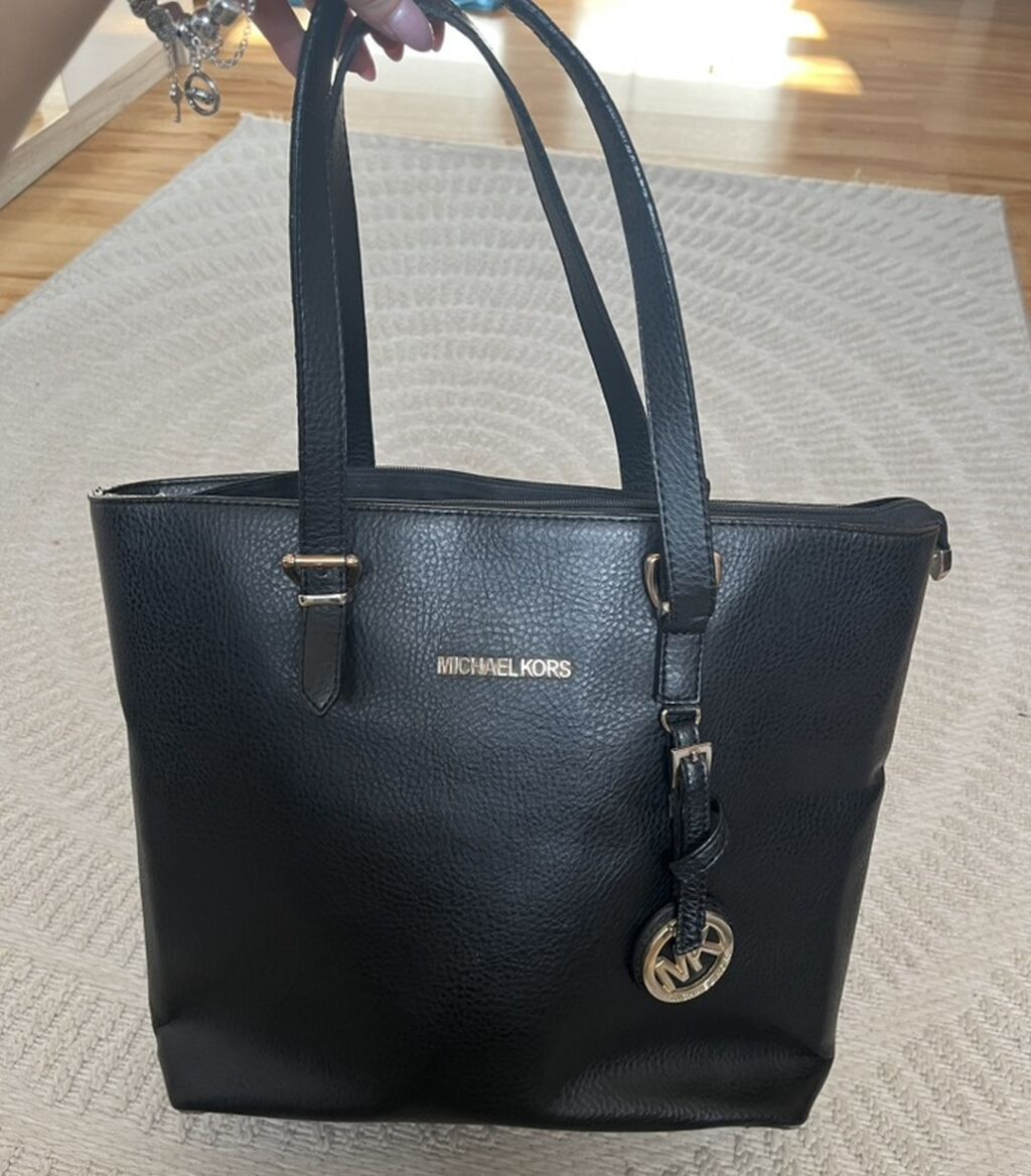 Michael Kors tote torba – crna - Model: klasična tote torba sa