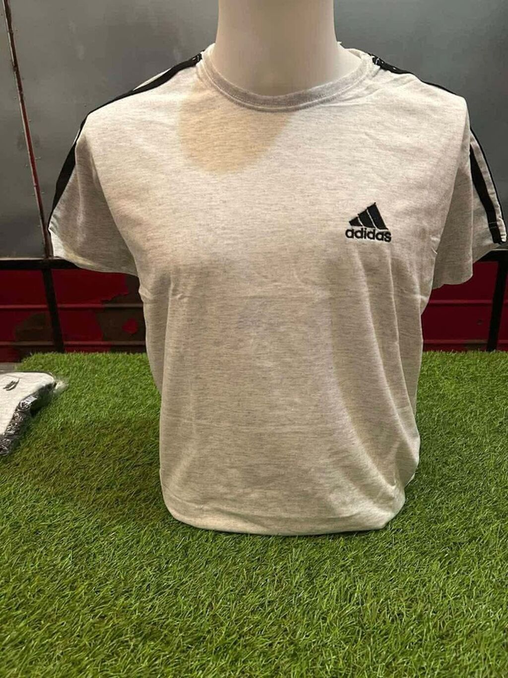 Men's T-shirt Adidas, bоја - Siva