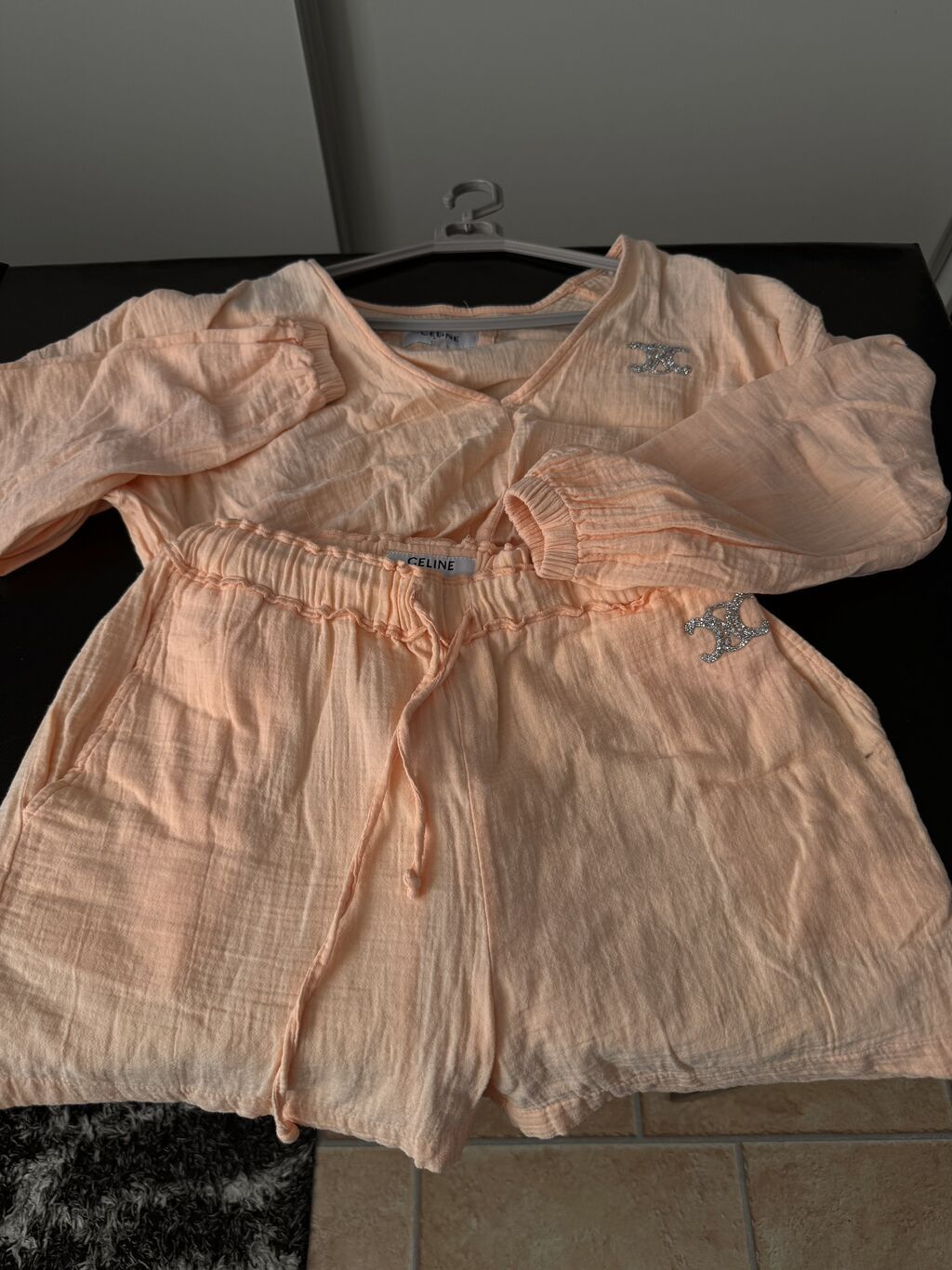 Komplet set top i sorts baby narandzaste boje Chanel Odgovara i S i M