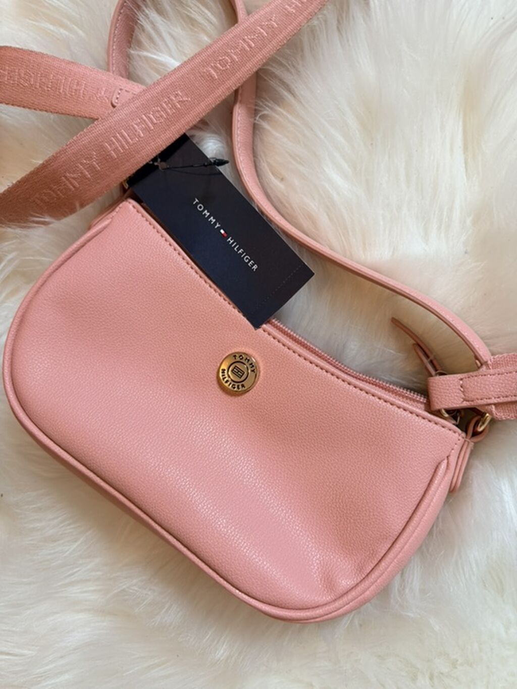 Tommy Hilfiger torbica preko ramena – pastelno roze - Kompaktna