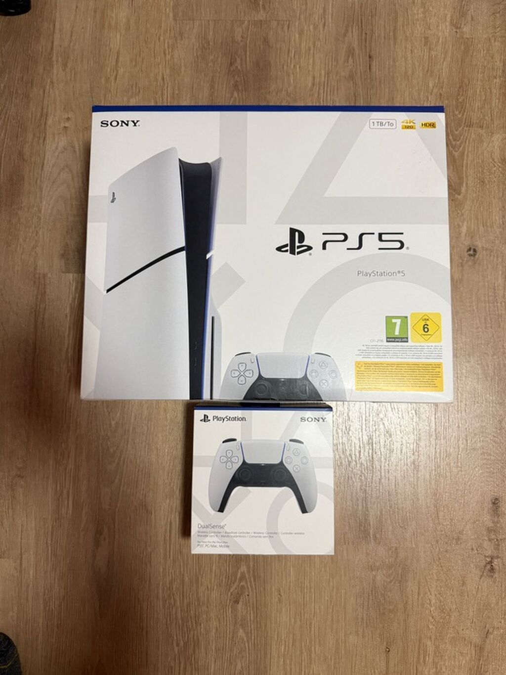 Sony PlayStation 5 konzola + dodatni DualSense kontroler - Model: PS5