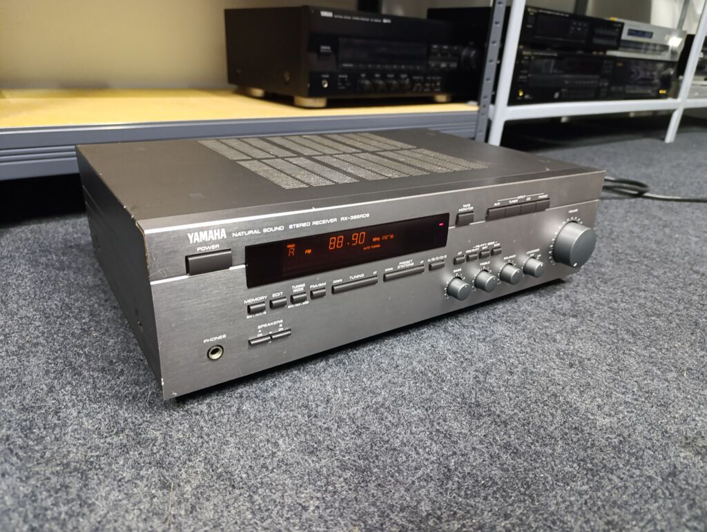 Yamaha RX-385 AM/FM Stereo Receiver Specifications Tuning