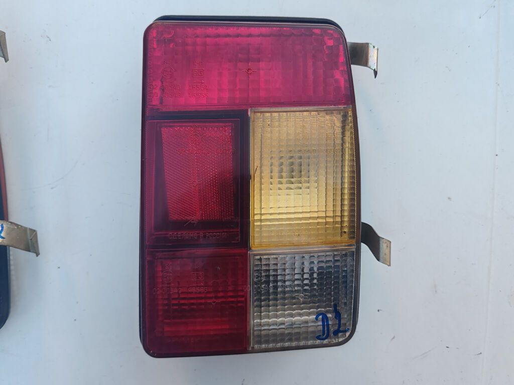 Stop lampa desna Lada 2104 Karavan br.2. Polovna, ocuvana. Skinuta sa