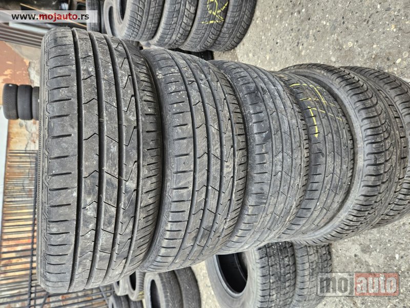195-55-15 Hankook kao nove odlicne