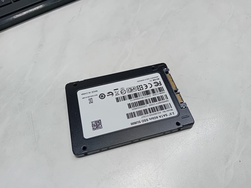 ssd 512gb AData ispravan malo radio