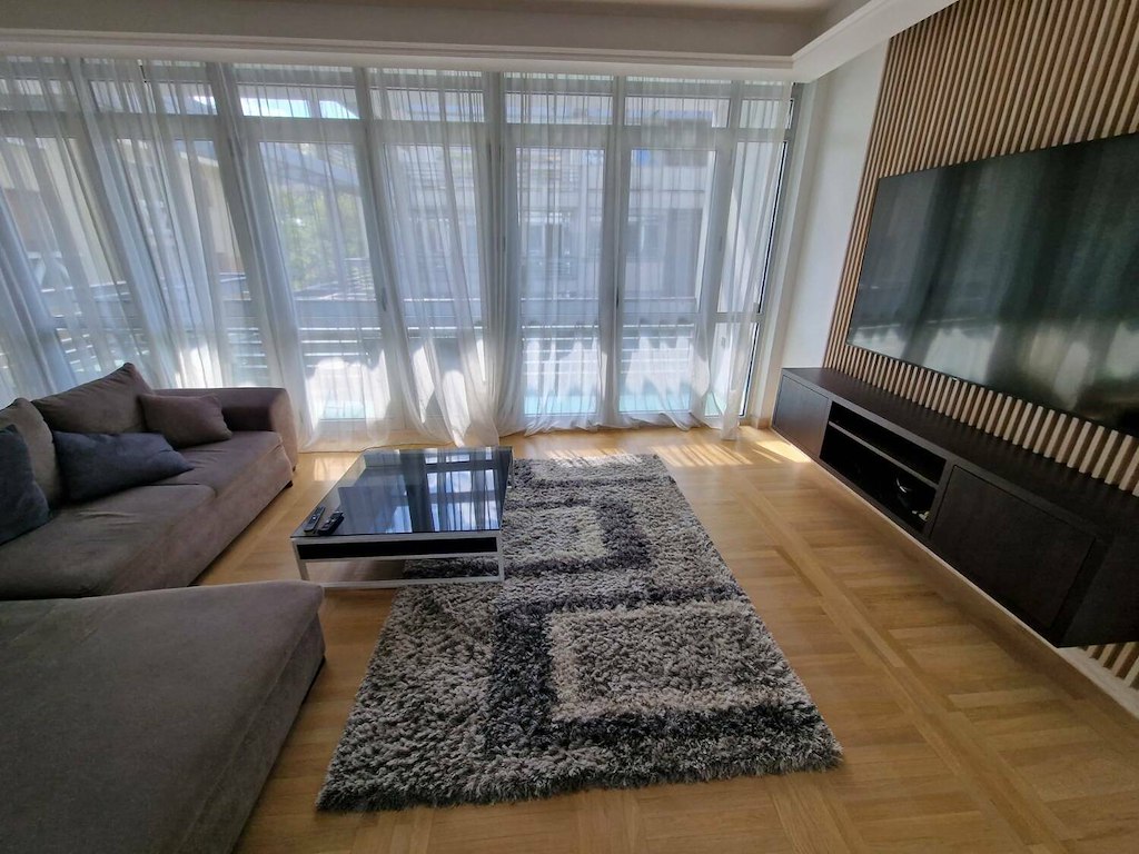 Cetvorosoban stan, Beograd - Dedinje | Izdavanje · 148m² · 2.400€