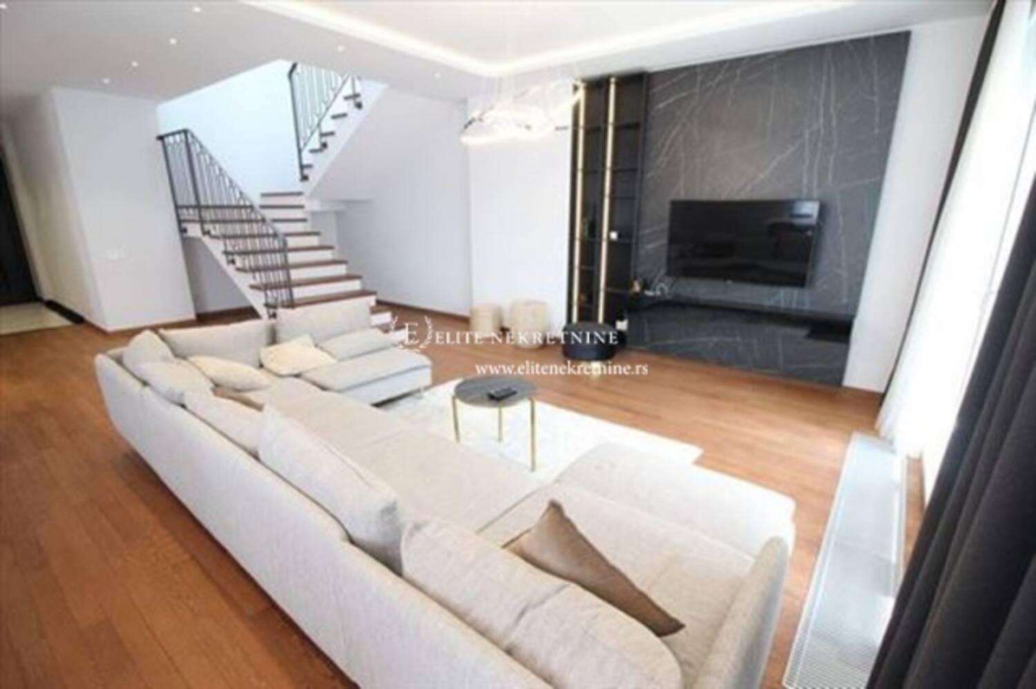 Cetvorosoban stan, Beograd - Krunski Venac | Izdavanje · 180m² · 3.500€