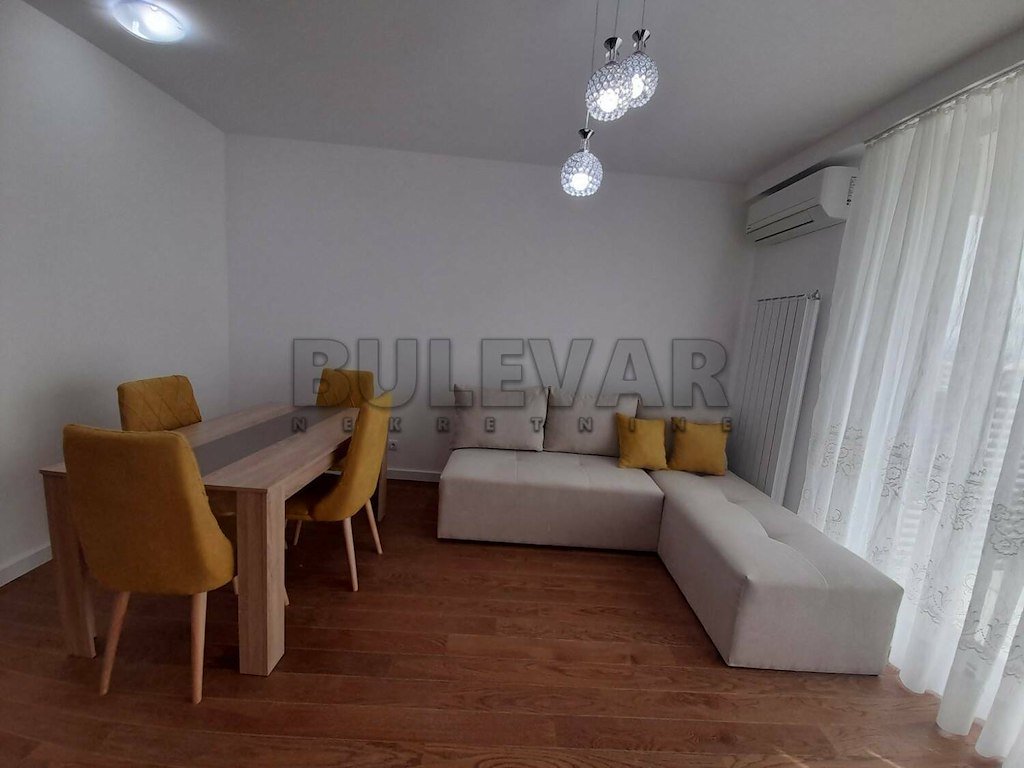 Garsonjera, Niš - Bulevar Nemanjića | Izdavanje · 33m² · 400€