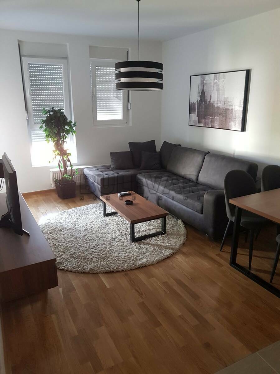Jednoiposoban stan, Niš - Čair | Izdavanje · 36m² · 350€