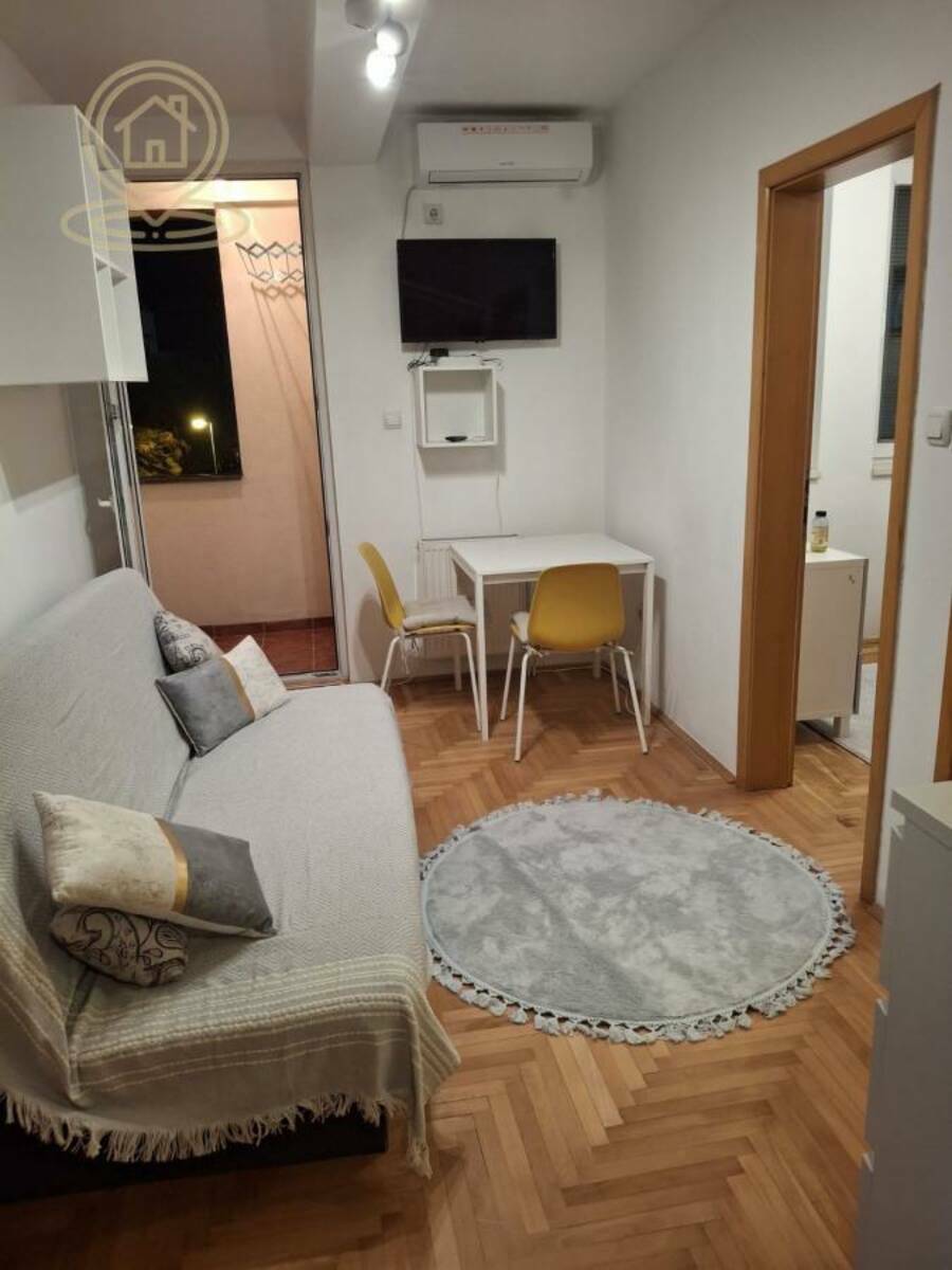 Jednoiposoban stan, Novi Sad | Izdavanje · 30m² · 350€