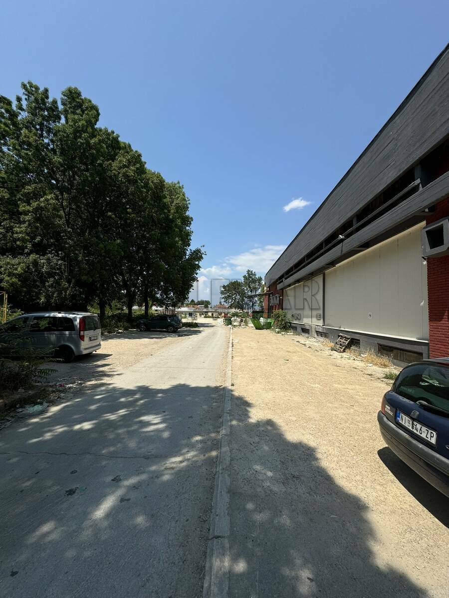 Poslovni prostor / Lokal, Niš - Mašinska industrija | Izdavanje · 1000m² · 5.000€